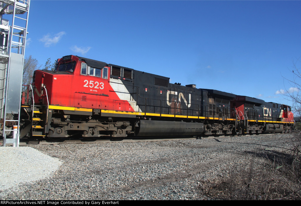 The eastbound CN pair continue